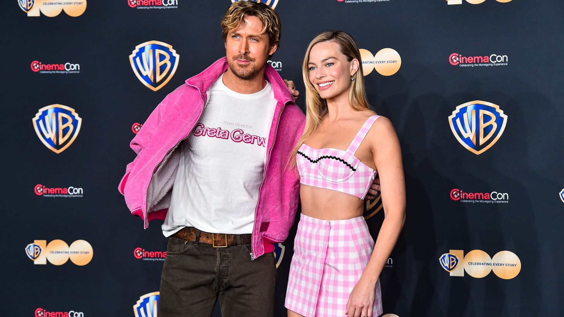 Pretty in Pink: Ryan Gosling & Margot Robbie rocken Premiere