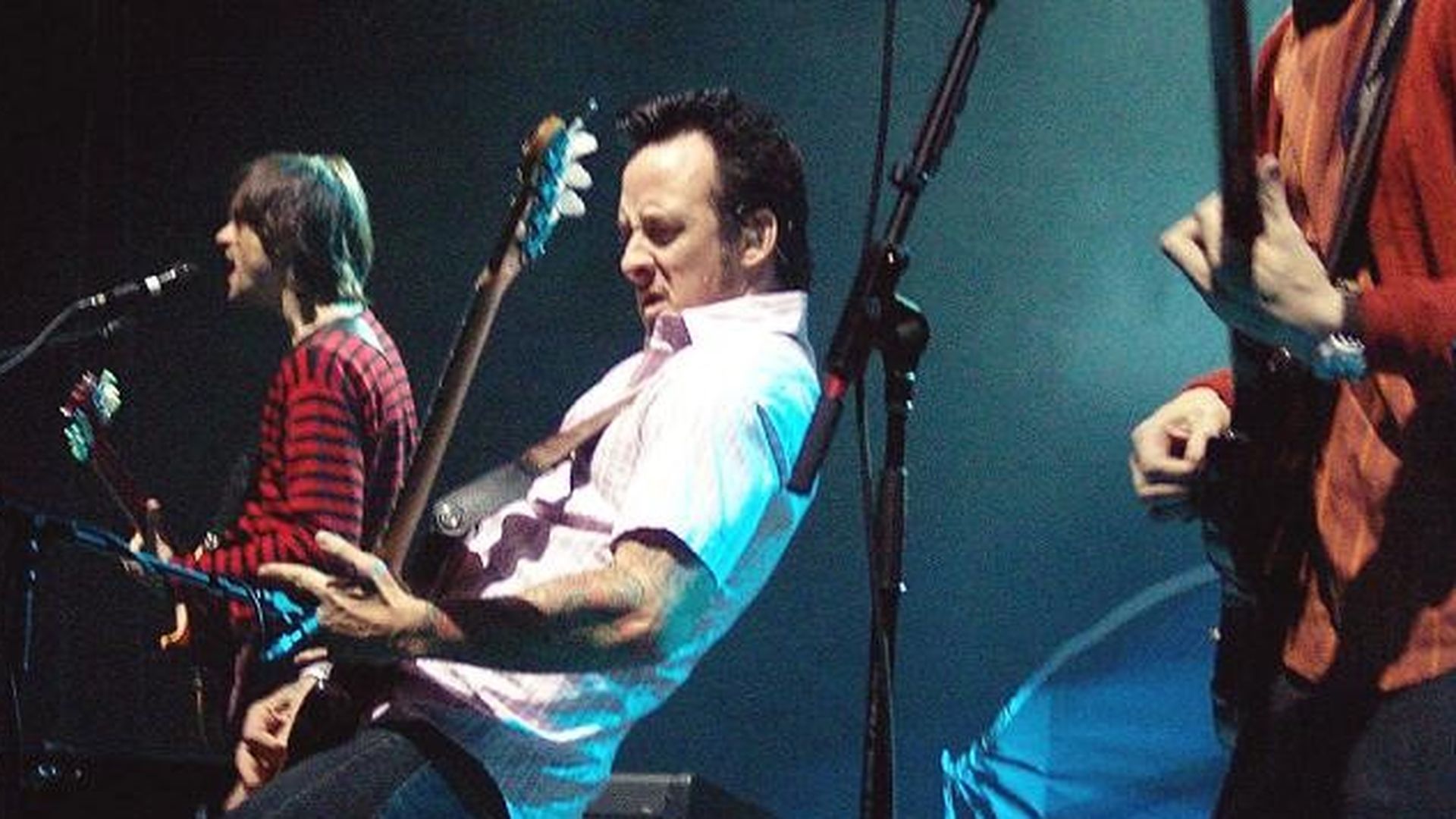 Ex-Weezer Bassist Mikey Welsh tot aufgefunden! | Promiflash.de