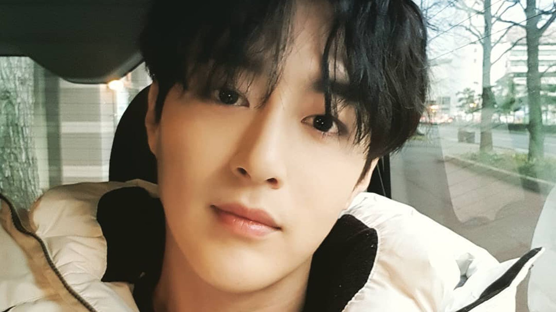 Mit nur 33 Jahren: K-Pop-Sänger Seo Minwoo ist gestorben! | Promiflash.de