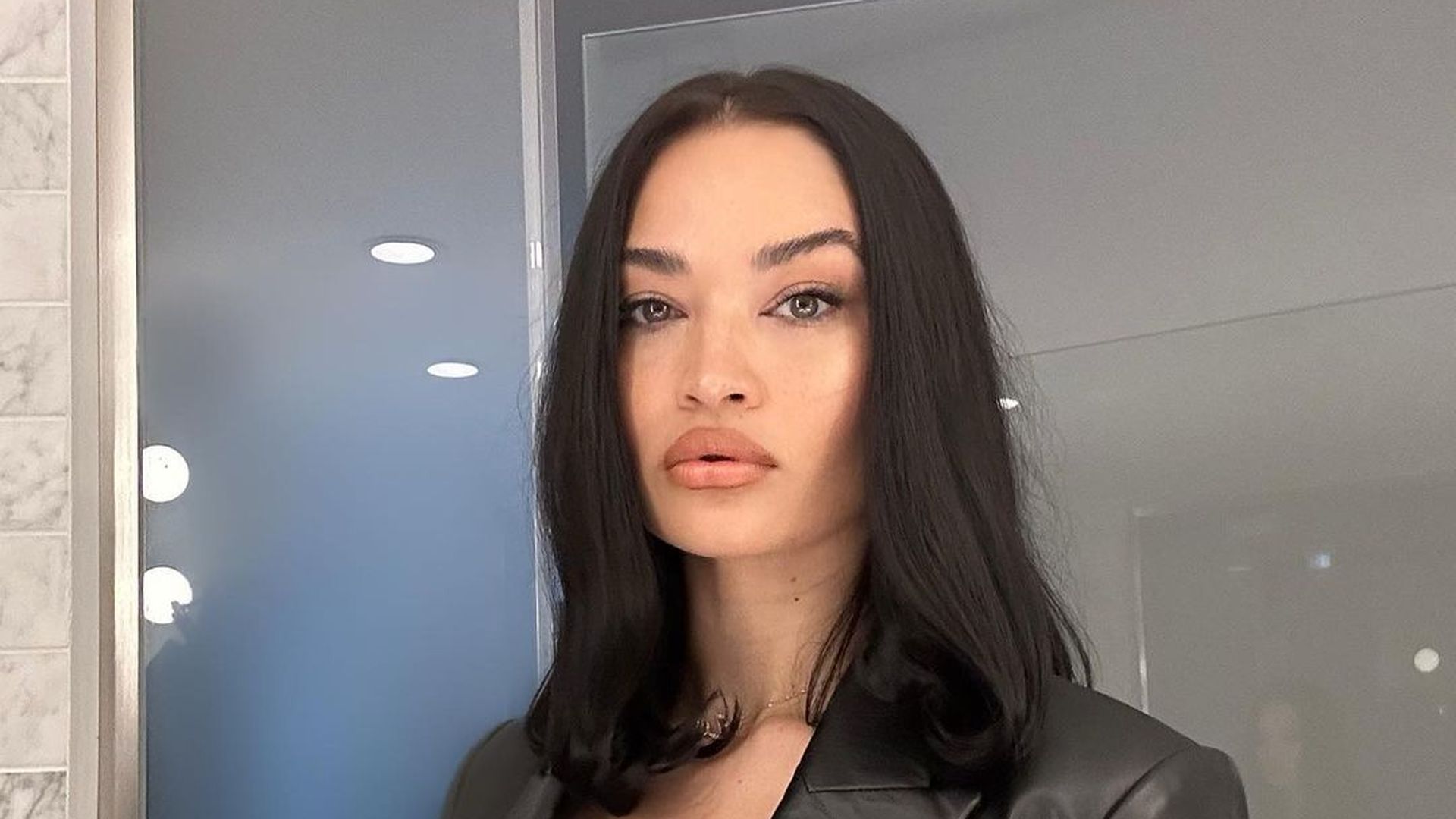 Luxus-Look: Model Shanina Shaik zeigt ihren After-Baby-Body