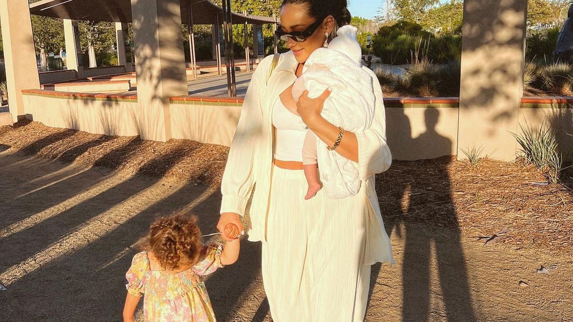 Shay Mitchell gibt zu: Zwei Kinder sind eine Herausforderung