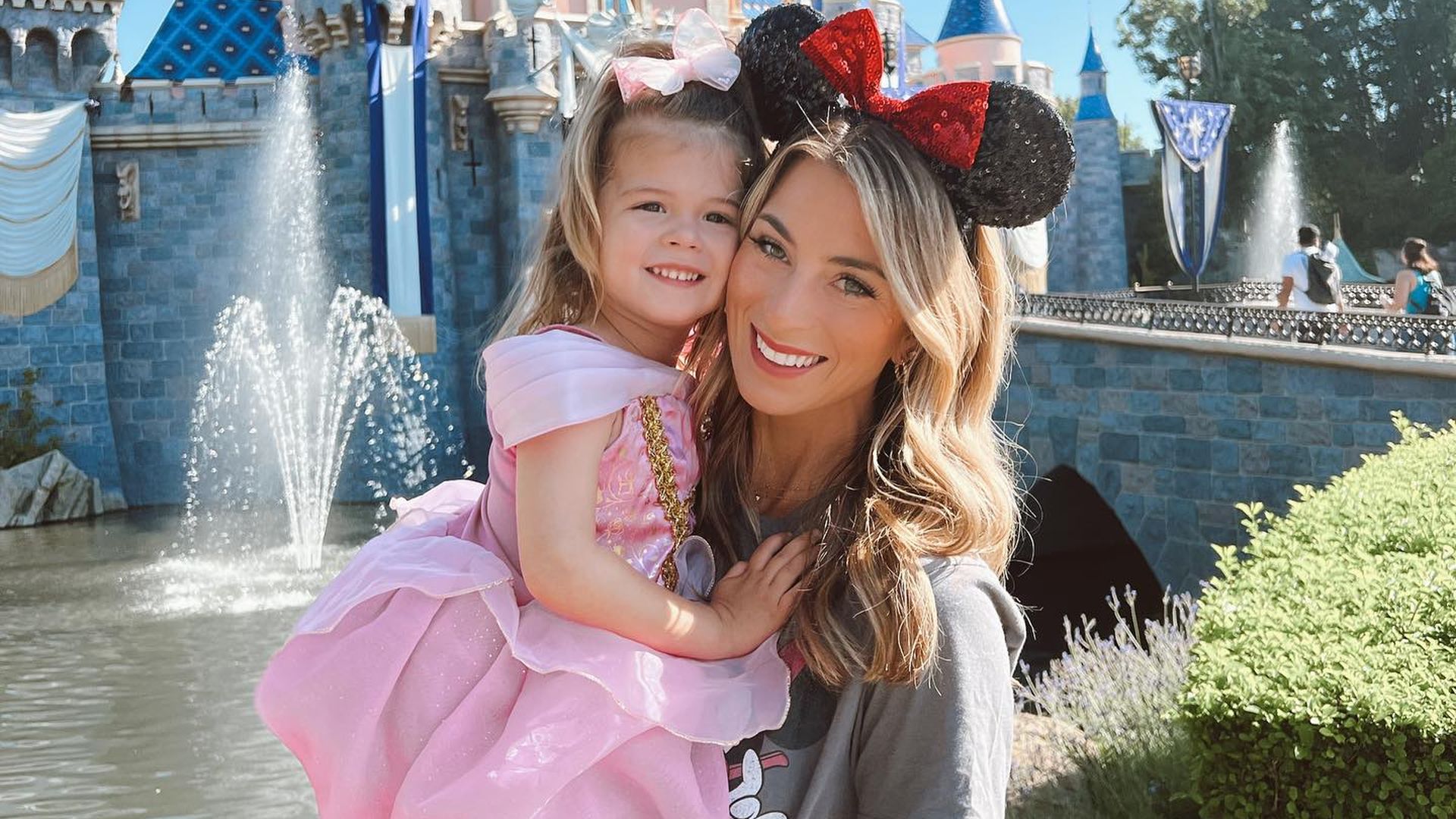 Bachelor-Babe Tenley Molzahn wird zum zweiten Mal Mama!