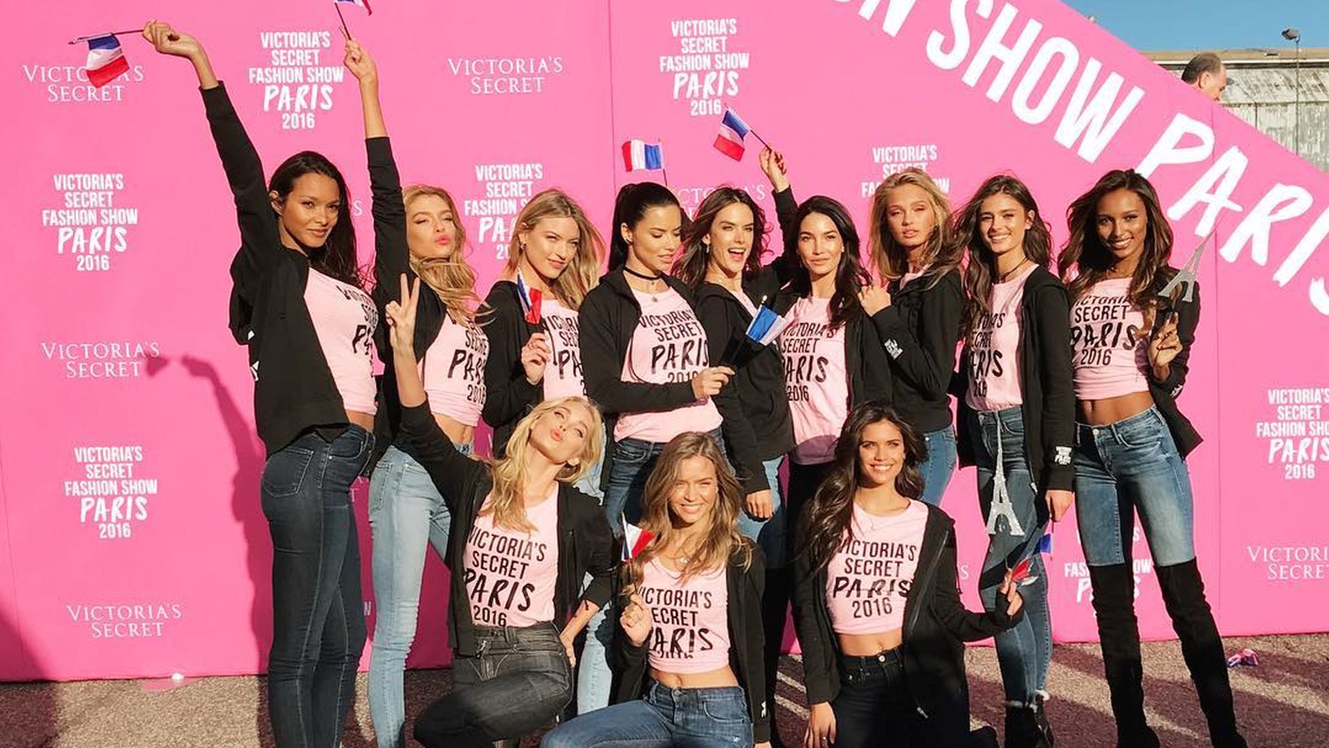 "Coming for you Paris": Victoria's Secret-Engel fliegen los ...
