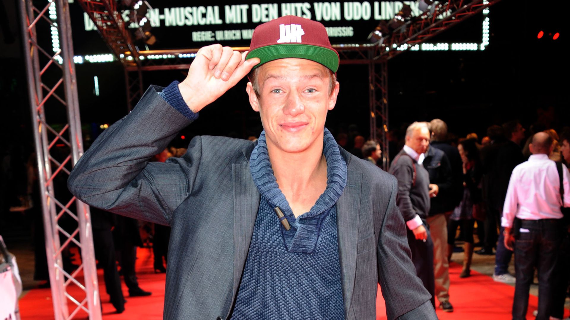 Lustig! Vincent scherzt über GZSZ-Isabells Brüste | Promiflash.de