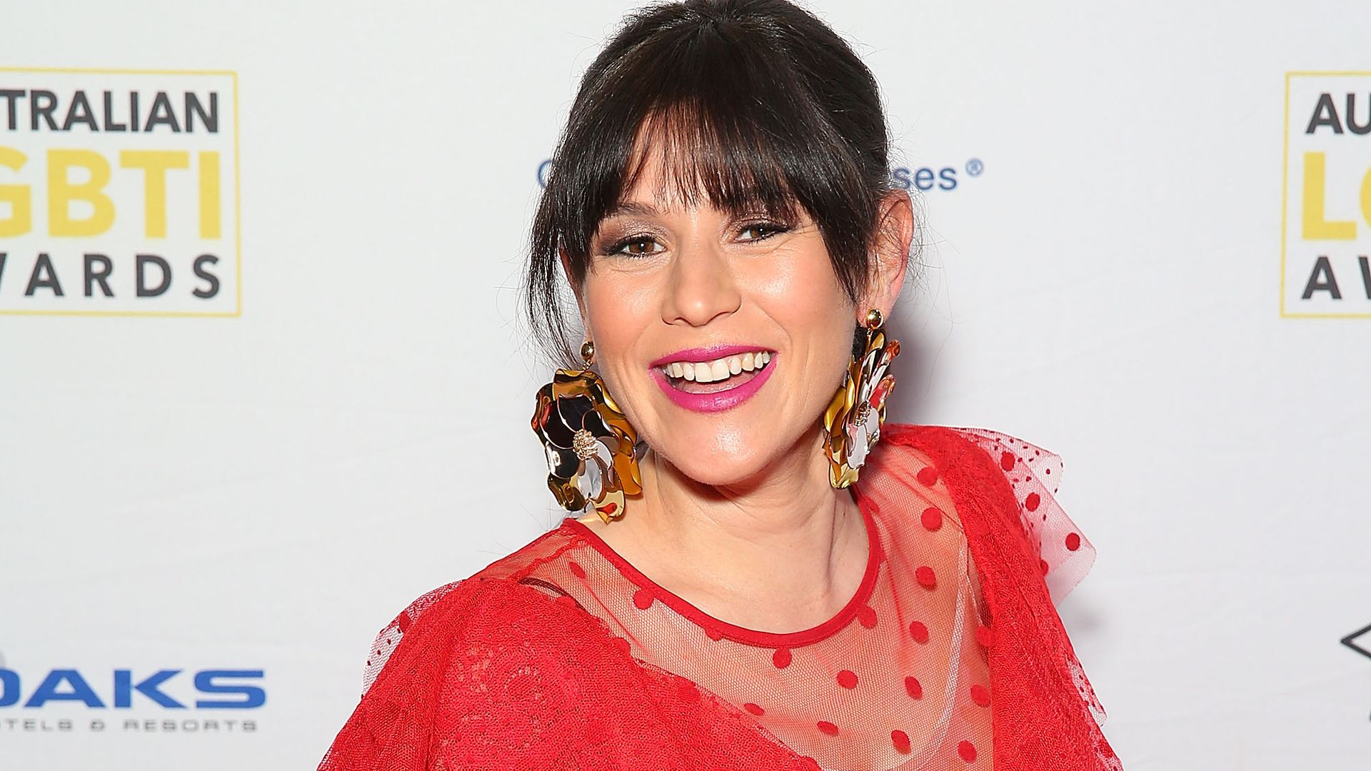 Ein Baby-Girl: OITNB-Star Yael Stone alias Lorna ist Mama | Promiflash.de
