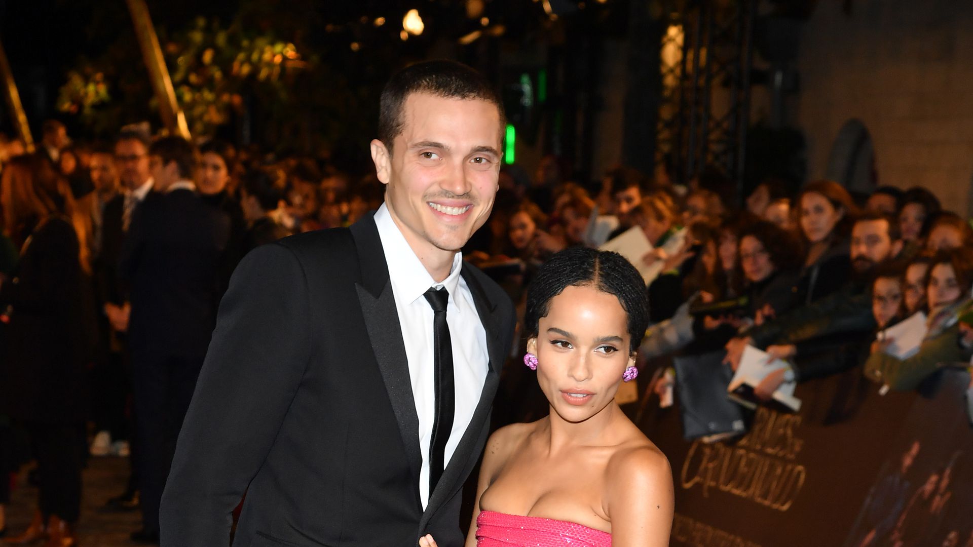 Haben Karl Glusman und Zoe Kravitz klammheimlich geheiratet ...