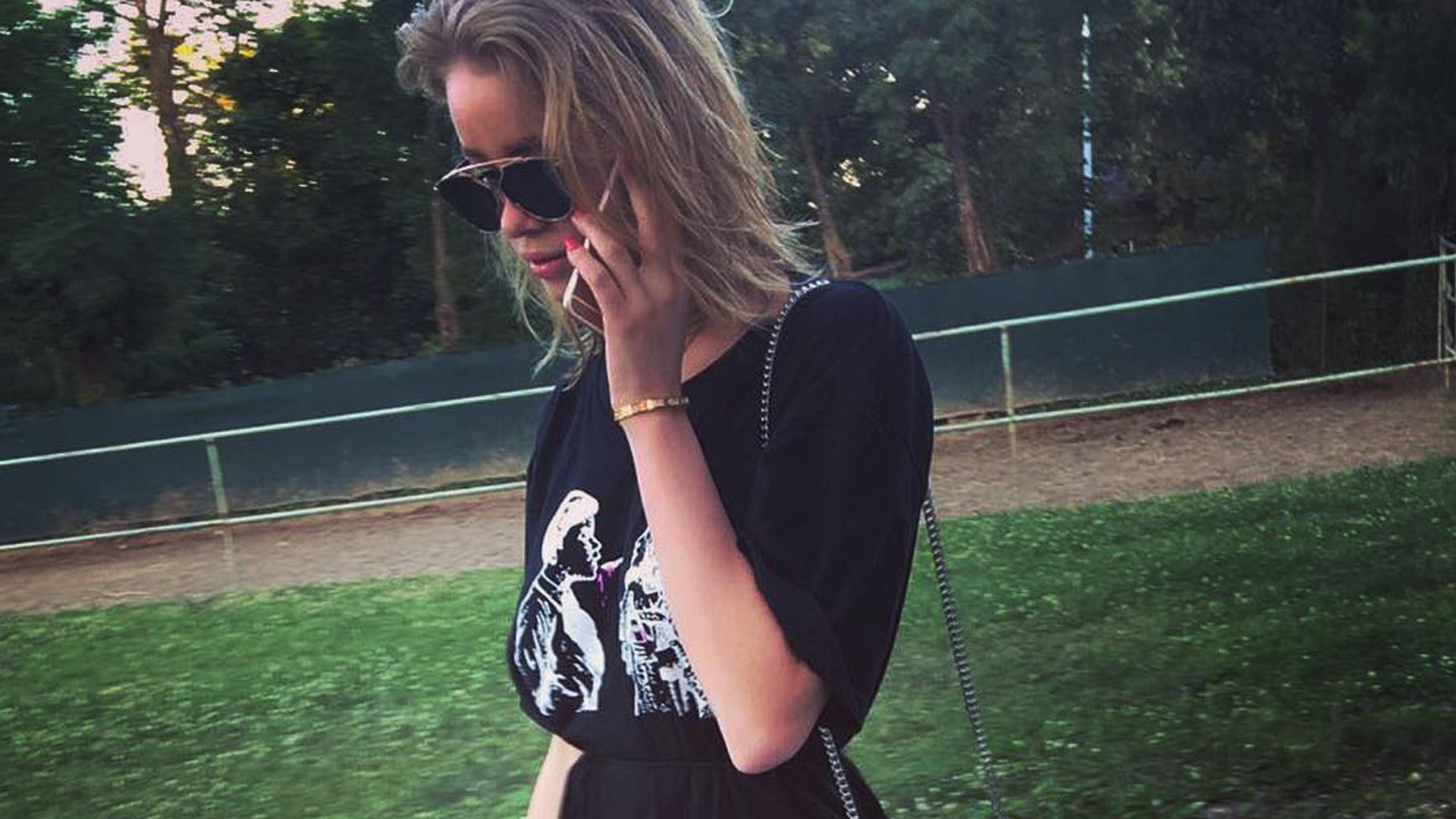 "Freunde sind schon ziemlich genervt": GNTM-Zoe über Fame! | Promiflash.de