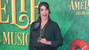 10 Jahre nach Scheidung: Barbara Engel feiert Xmas mit Ex! | Promiflash