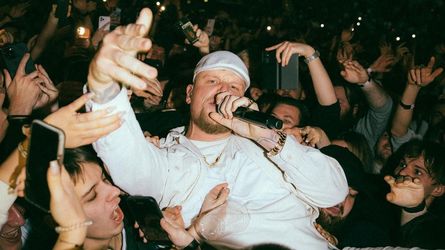 So verliebt zeigt sich Bonez MC mit seiner Freundin Mary