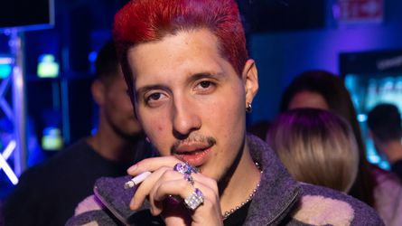 Total hip? Kai Pflaume modelt für Modemarke des Rappers RIN