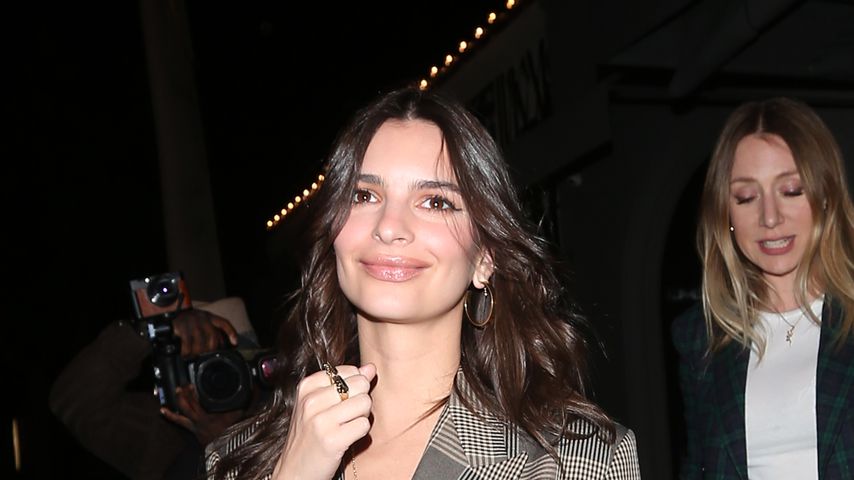 Nach Blitzhochzeit: Hier zeigt Emily Ratajkowskis ihren Ring ...