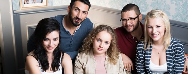 Comeback bei GZSZ: Mesut kehrt in den Kolle-Kiez zurück! | Promiflash.de